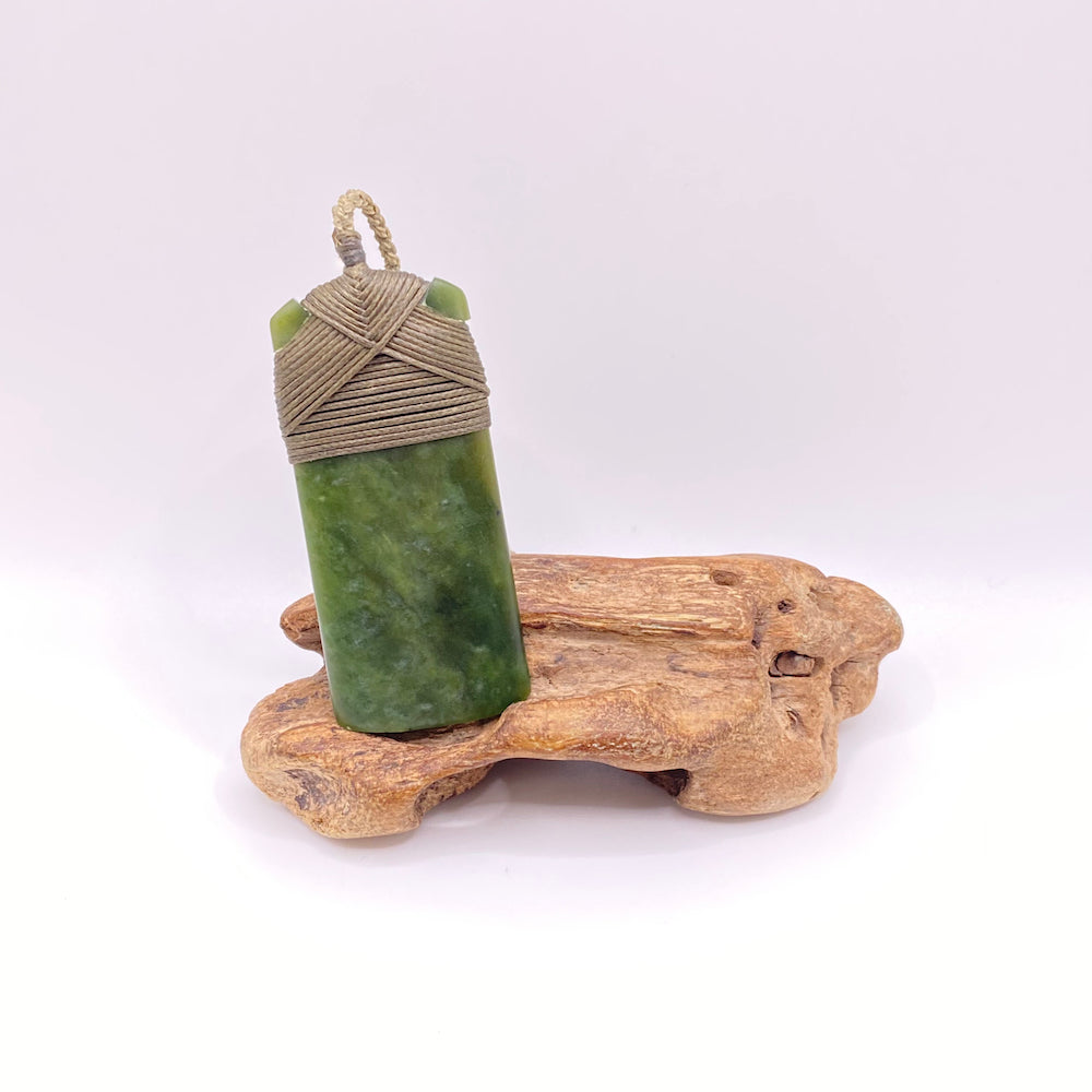 Putiputi pounamu, jade, greenstone Cross-bound Toki Pendant, Necklacace ...