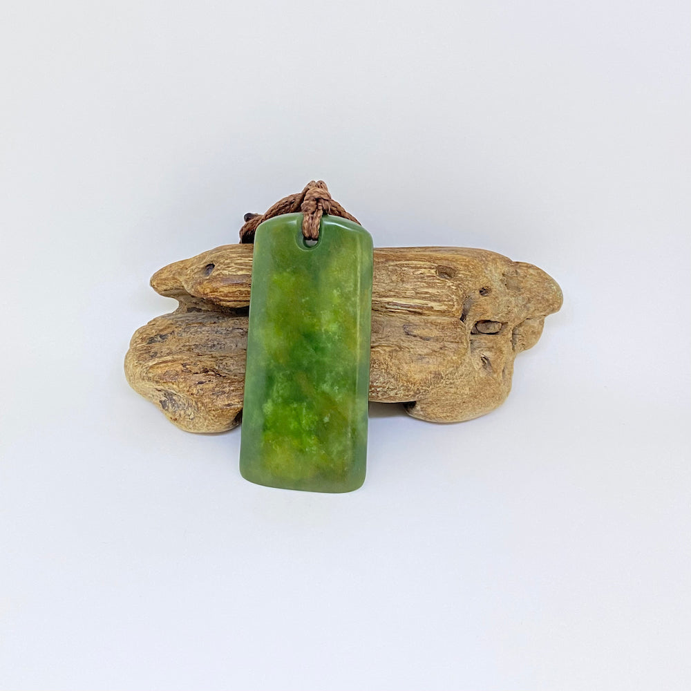Putiputi Marsden Flower Jade, Pounamu, Greenstone Toki Pendant Necklace ...